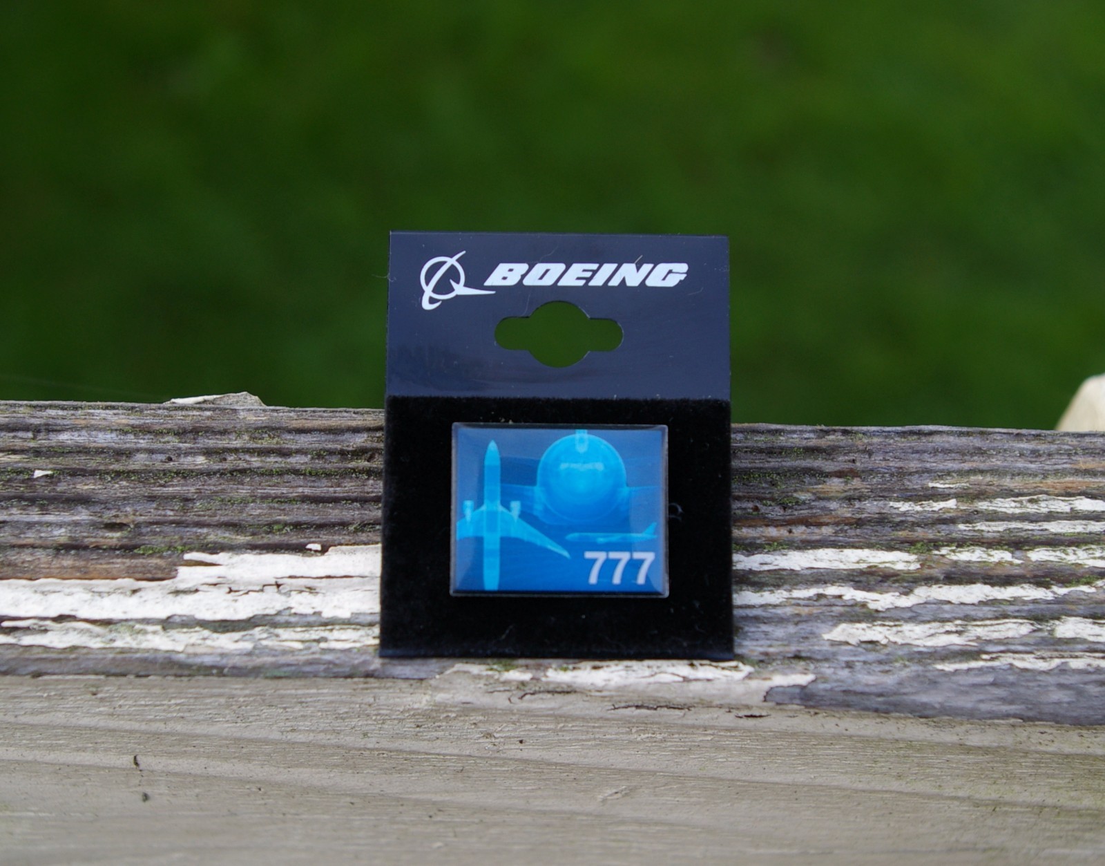 Boeing 777 Wide-Body Jet Airliner Blue Silver Tone Metal Lapel Pin ...