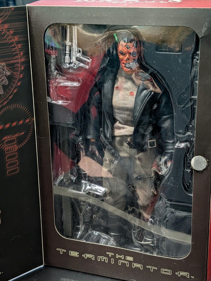 Hot Toys MMS002 The Terminator Battle Damaged Terminator T-800 1/6 12in ...