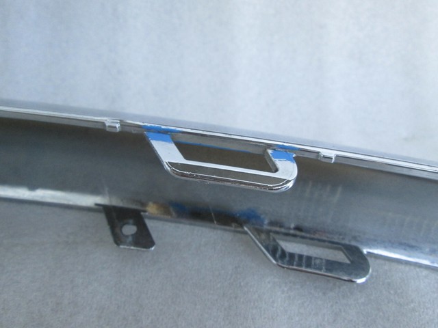 2015 - 2018 MERCEDES C Class AMG OEM Front Bumper Right Chrome Trim ...