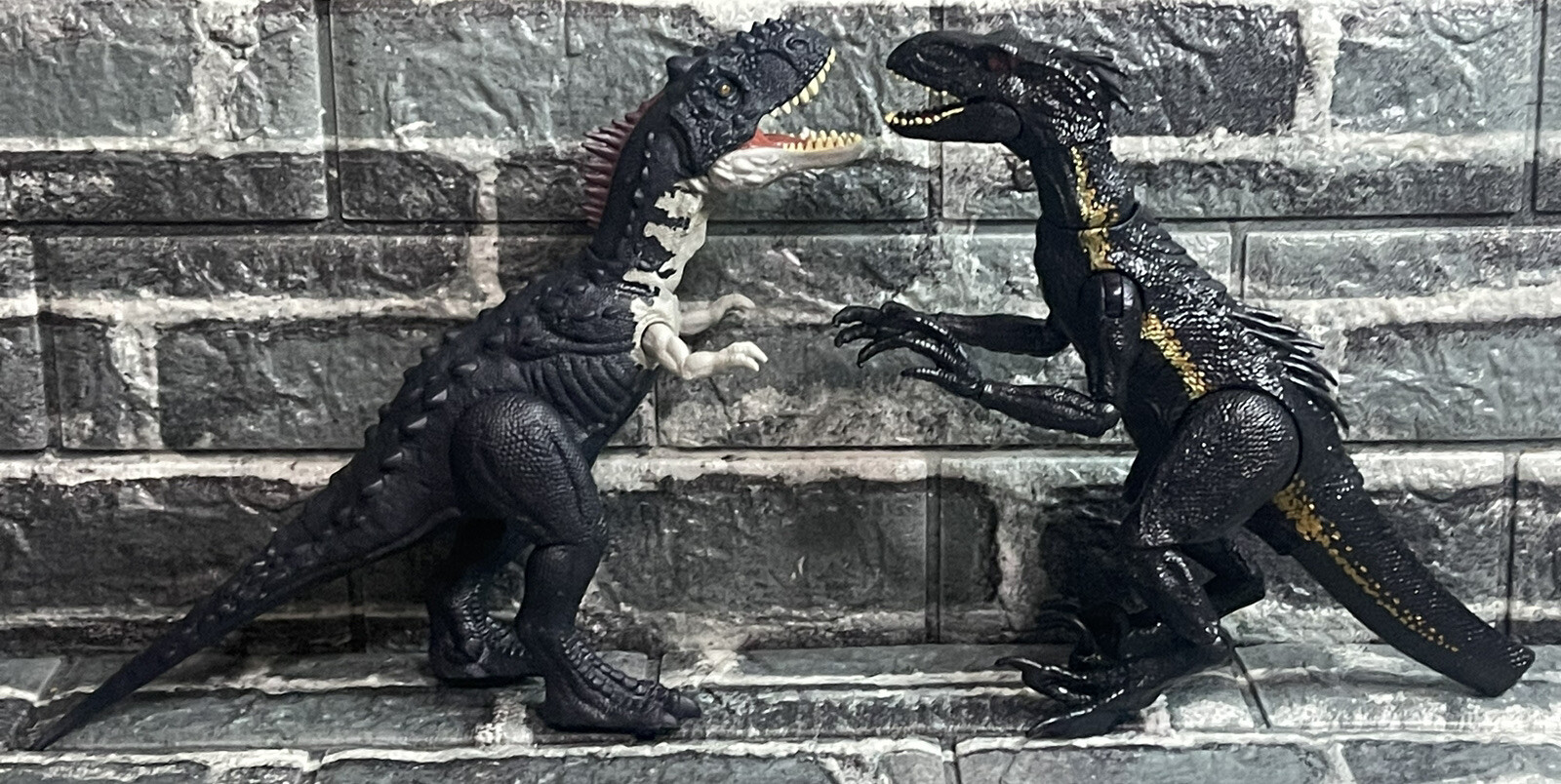 Jurassic World Indoraptor & Dominion Roar Strikers Rajasaurus Dinosaur ...