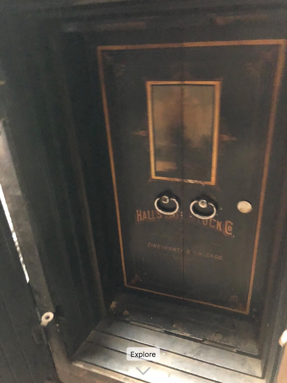 ANTIQUE IRON HALL'S SAFE & LOCK CO. LARGE SAFE - Buyer Responsible for ...
