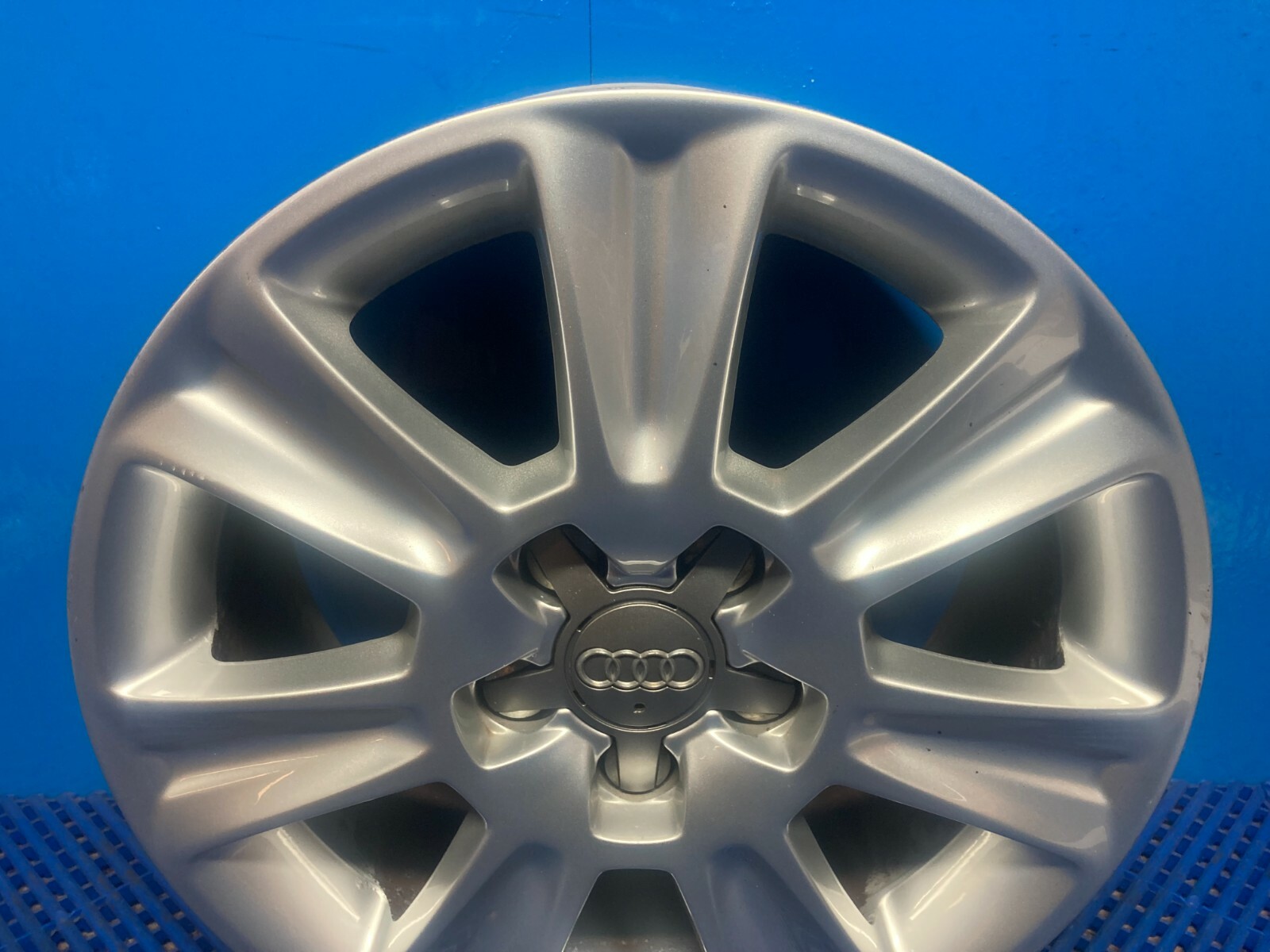 8X0601025 Genuine Audi A1 2011 - 2014 Alloy Wheel Rim 15" With Tyre for ...