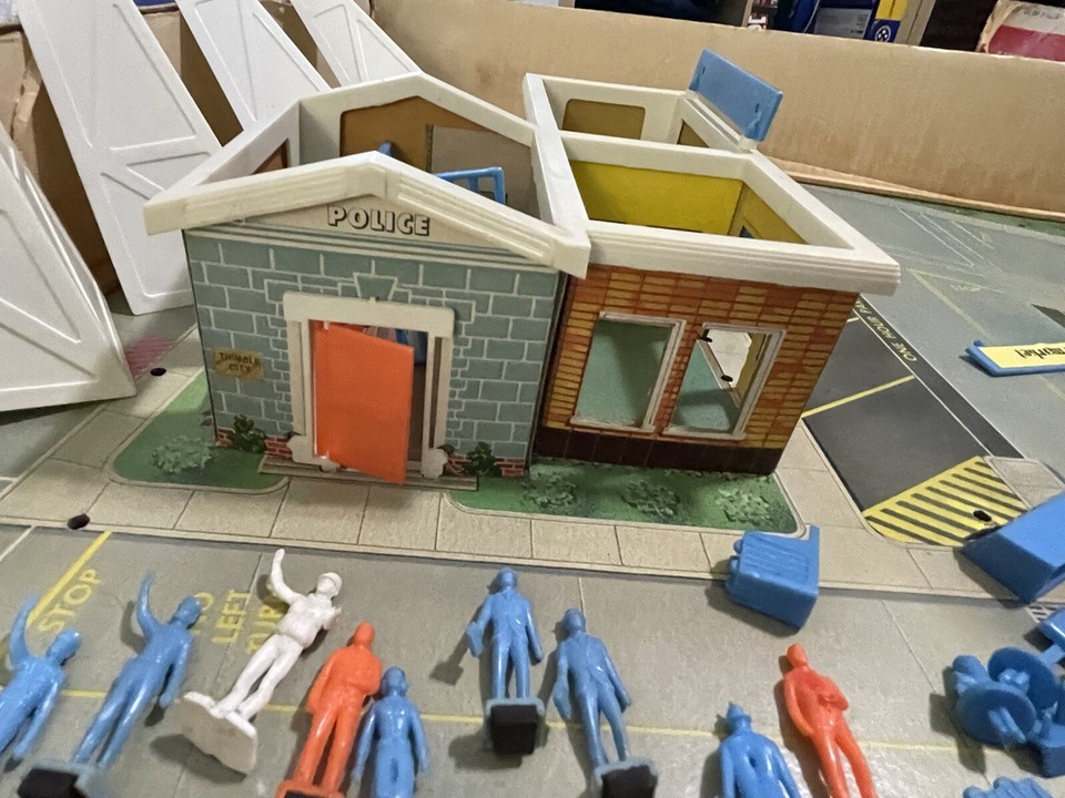 Very Rare NMIB Large Playset 1964 Remco Magnetic Thimble City #670 | eBay