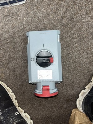415v 32A 5 Pin MK Commando Interlocked Switched Socket - Red - IP44 ...