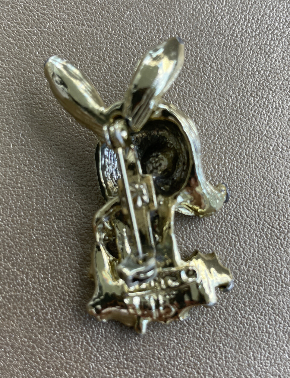 VINTAGE SIGNED AVON DEER BROOCH WITH GREEN WREATH AND CRYSTAL EYE | eBay