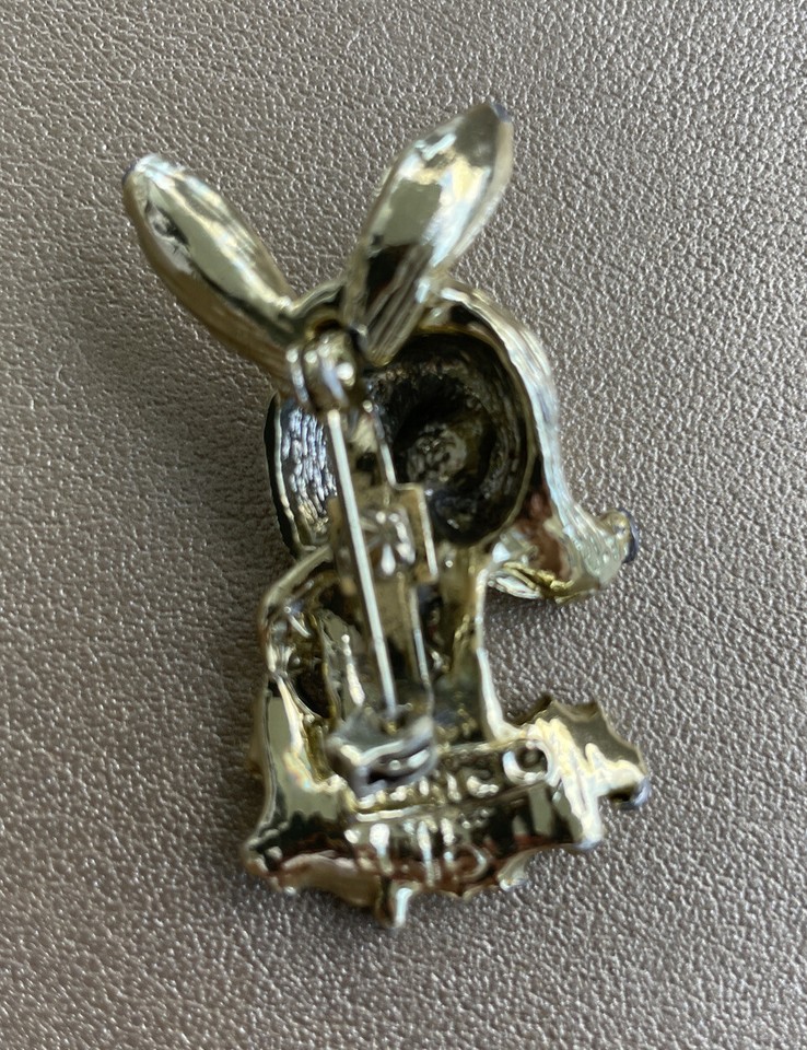 VINTAGE SIGNED AVON DEER BROOCH WITH GREEN WREATH AND CRYSTAL EYE | eBay