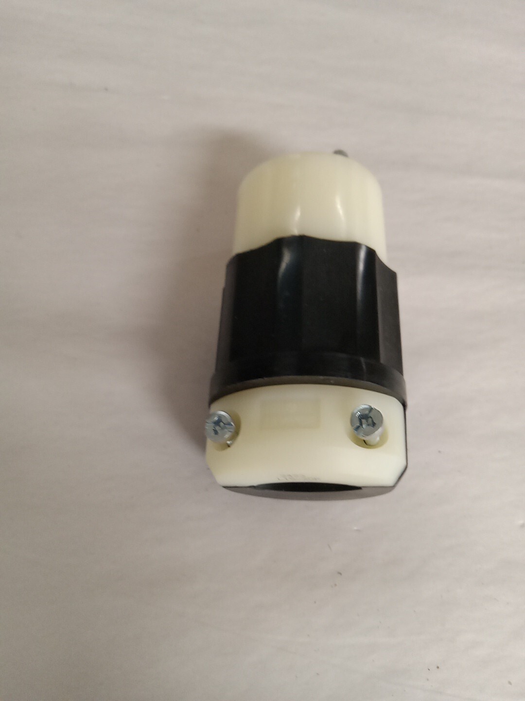 NEW LEVITON 2423 20A 250V 3 PHASE GROUNDING | Grelly USA