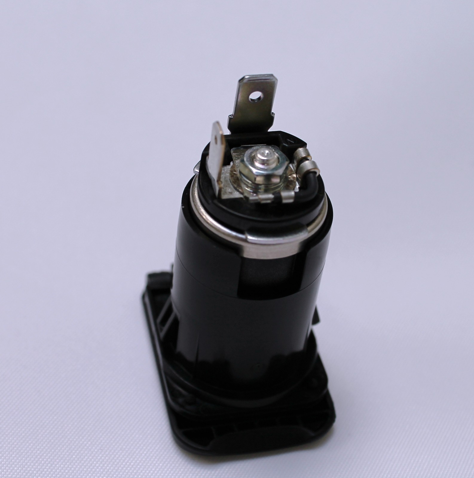 TOYOTA POWER SOCKET PLUG WITH FLIP TOP CAP NEW GENUINE LANDCRUISER ...