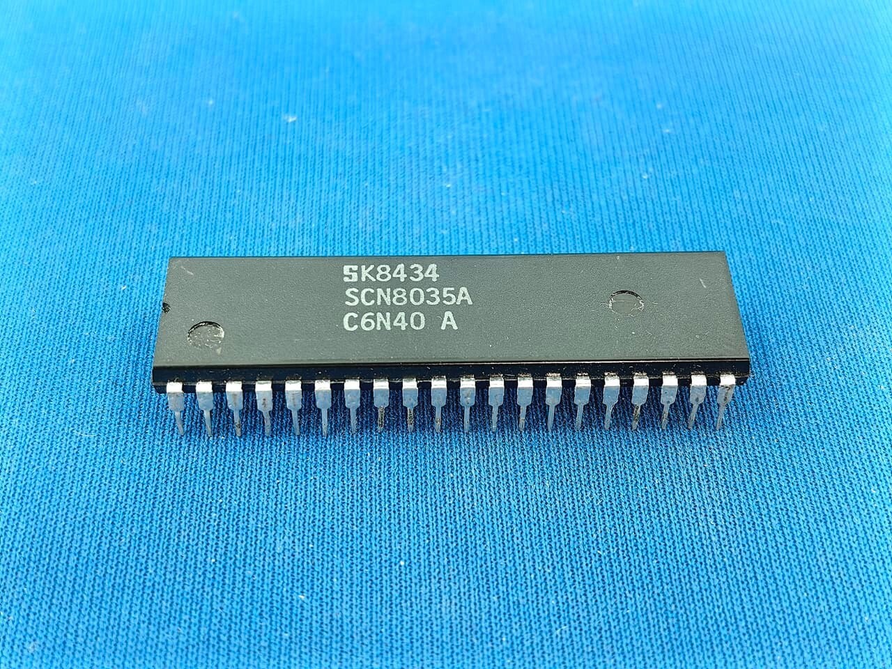 1 X SNC8035A SIGNETICS 8-Bit Microcontroller - Plus 64 x 8-bit RAM 8035 ...