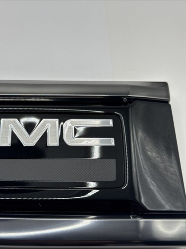 GMC Yukon XL Fender Emblem Badge 84719439 Driver LH OEM 2021 - 2024 NEW ...