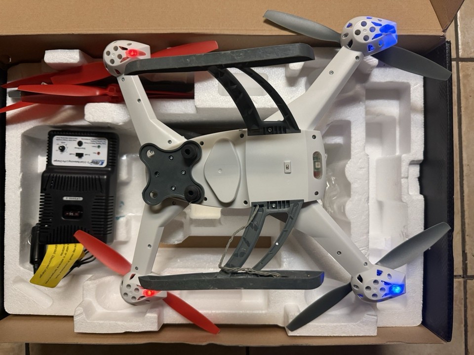 Genuine Blade 350 QX Drone / Quadcopter w/ Charger and extra props - No Remote | eBay