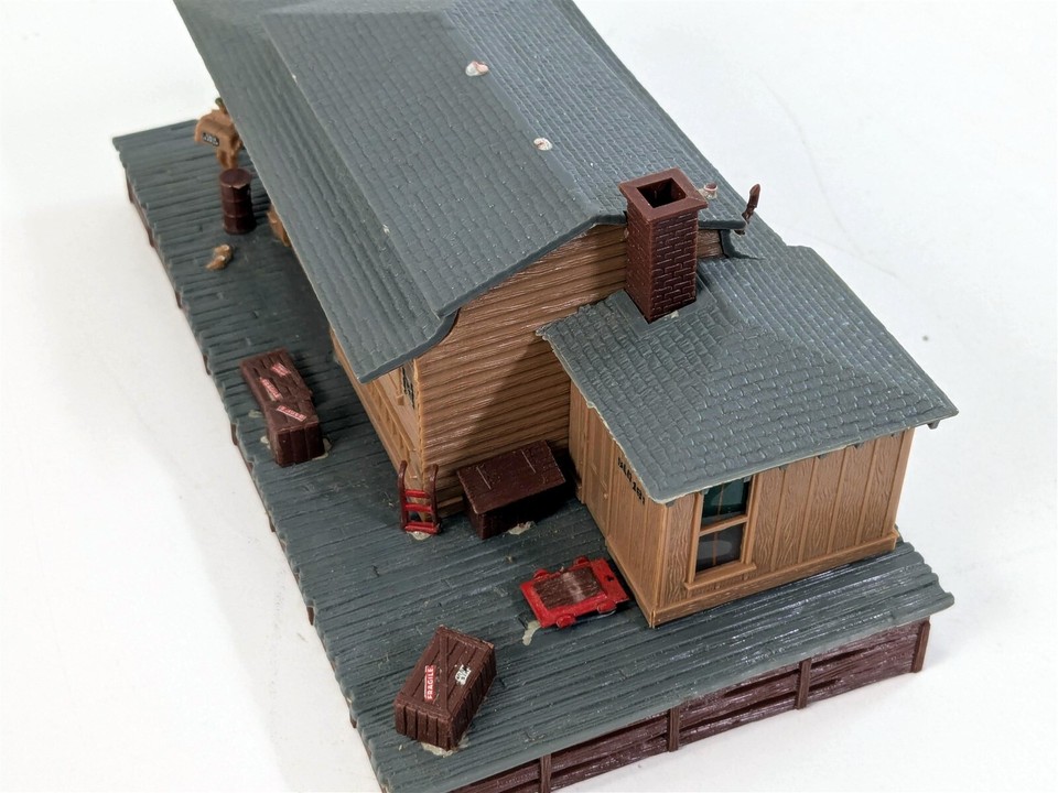 TYCO Freight Station Vintage HO Scale Building Built | eBay