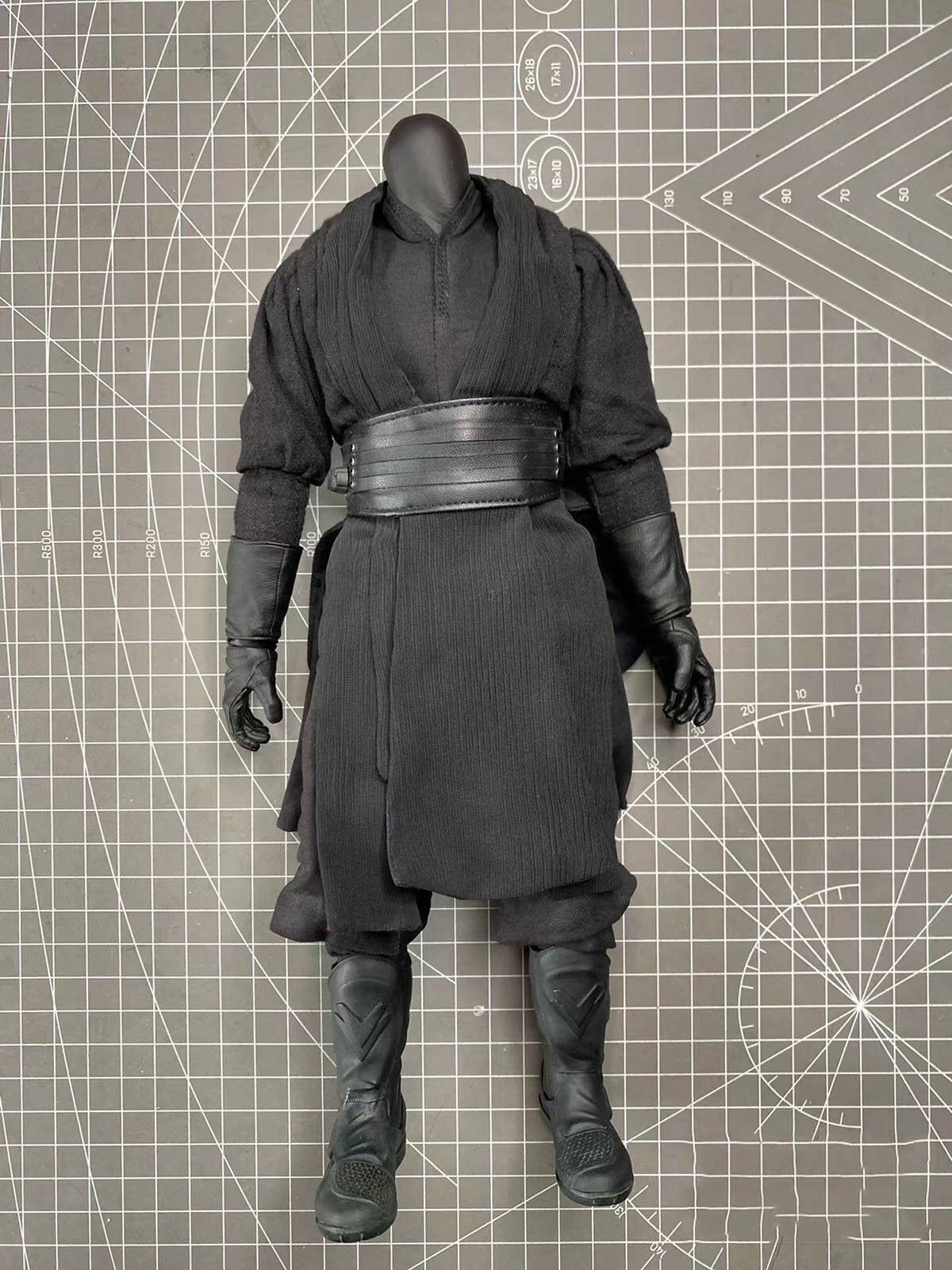 HotToys HT DX17 1/6 Scale Star Wars Darth Maul Body & Clothes Set Model ...