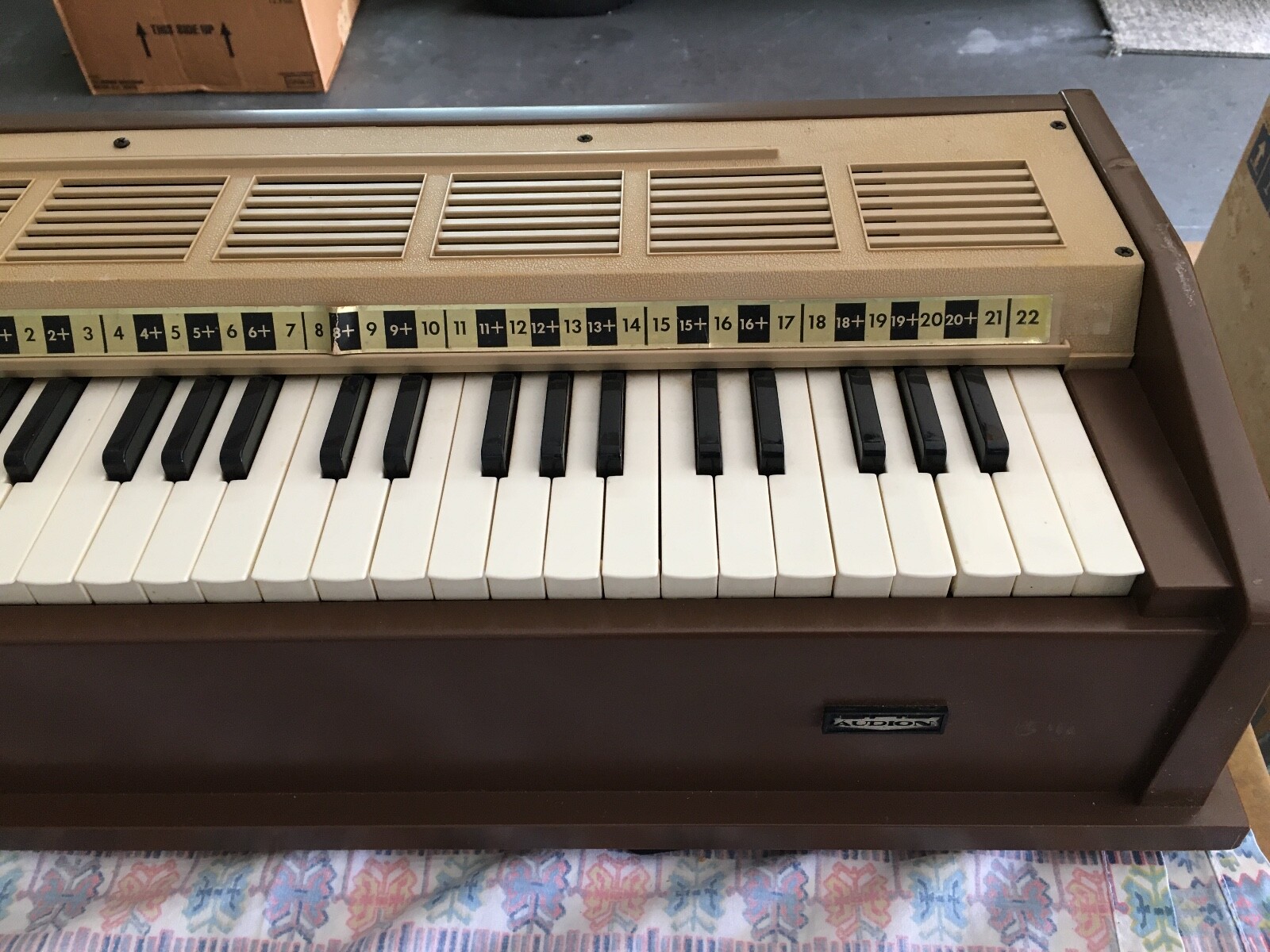 VINTAGE Emenee Audion Model 1098 Polychord Organ-excellent original ...