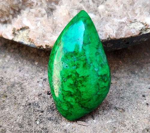 Natural Maw Sit Sit Jade Cab High Chromium Jadeite Jade-Albite Gemstone ...
