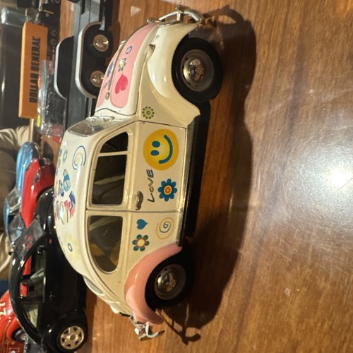 1967 Volkswagen Flower Power Beetle. Road Signature. 1:18. Used ...