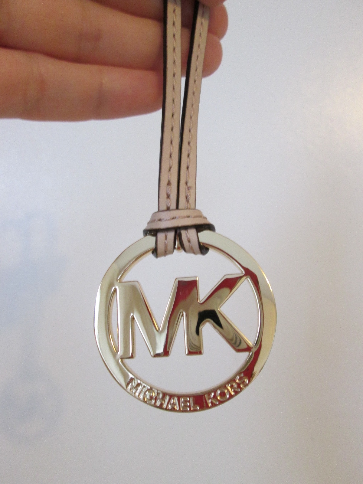 NEW MICHAEL KORS Medallion Hang Charm Key Chain Gold Logo Purse Coat ...