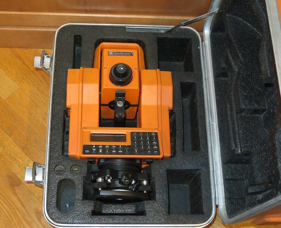 Geodimeter Robotic Survey Total Station & Case | eBay