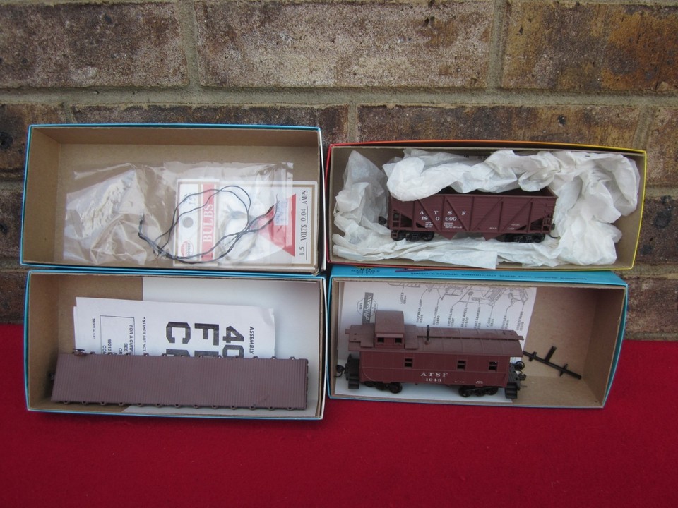 (3) Athearn HO Scale Santa Fe Railroad Train Cars in Box w/ Light ...