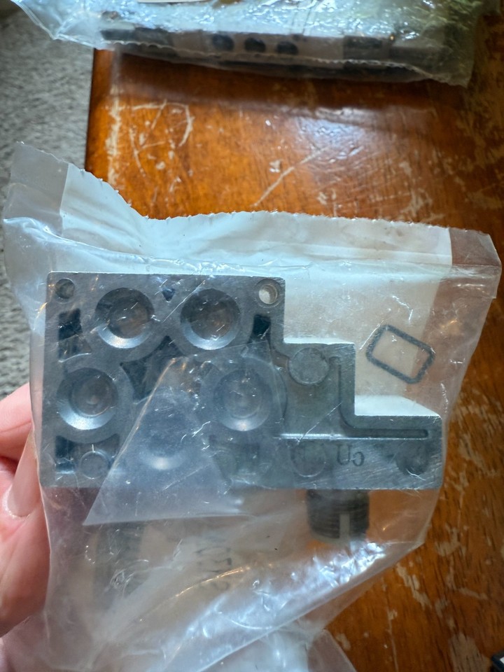 Neuf Smc Double Électrovanne 5 Port Bloc Sub Plaque #SY30M-27-1-W0-01N ...