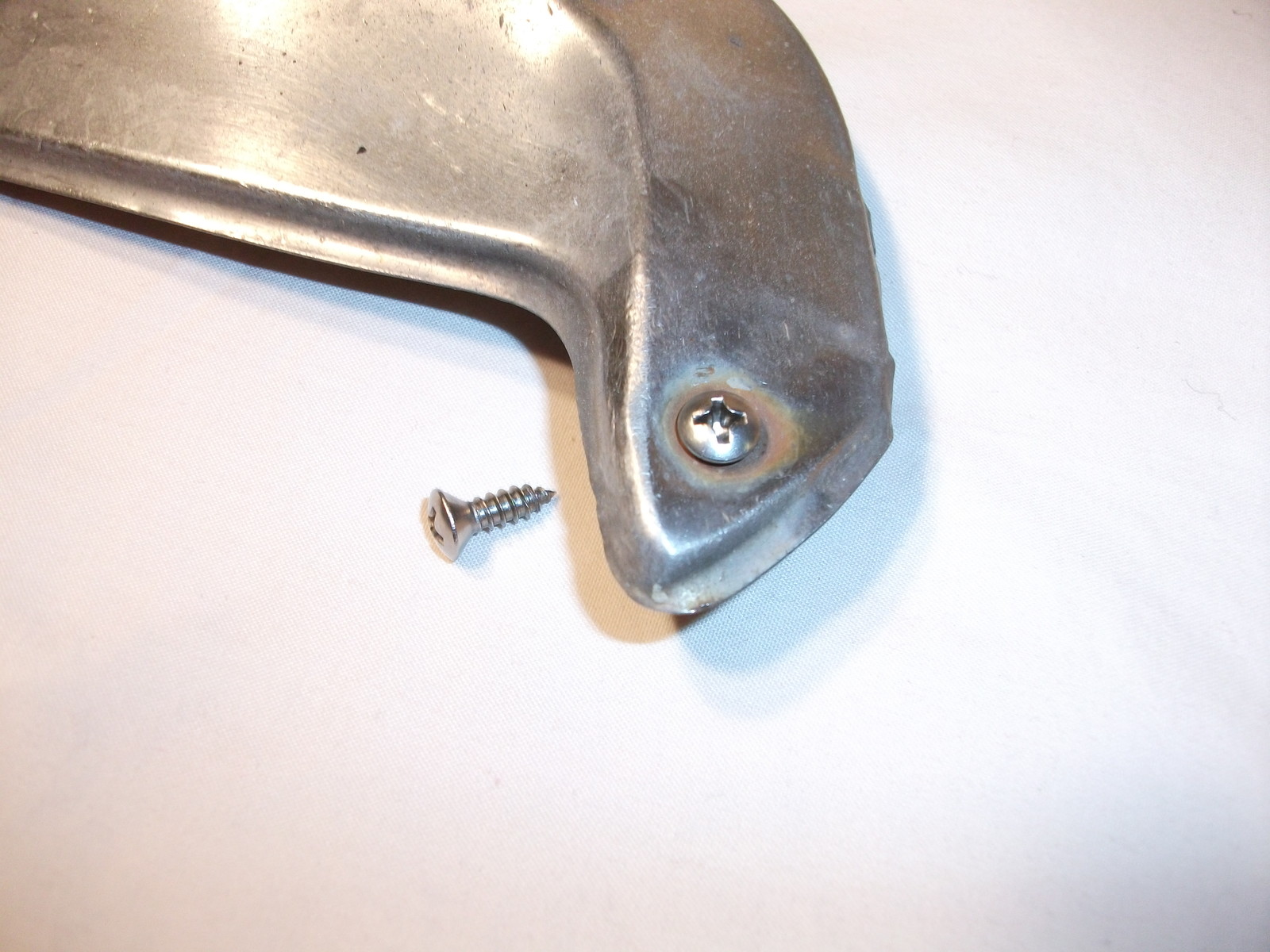 NEW STAINLESS STEEL DOG LEG SCUFF PLATE MOULD SCREWS SUITS EJ EH HD HR ...