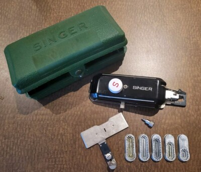 Vintage Singer Buttonholer #160506 in Orig Green Case With 5 Templates ...