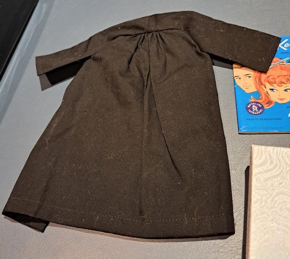 KEN VINTAGE GRADUATION #795 (1963-64) ROBE & DIPLOMA C9+ TO C10 COND ...