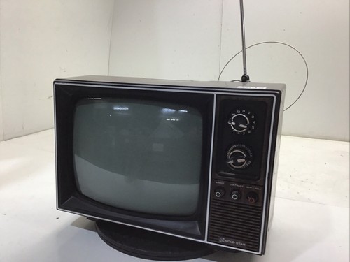 Vintage GoldStar B & W Portable 12" TV VR-225 Television 1981 Retro ...