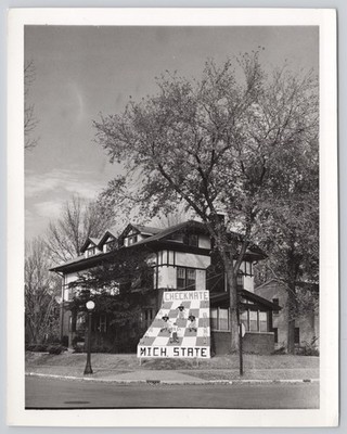 University of Illinois Sigma Chi Fraternity Checkmate Michigan State ...