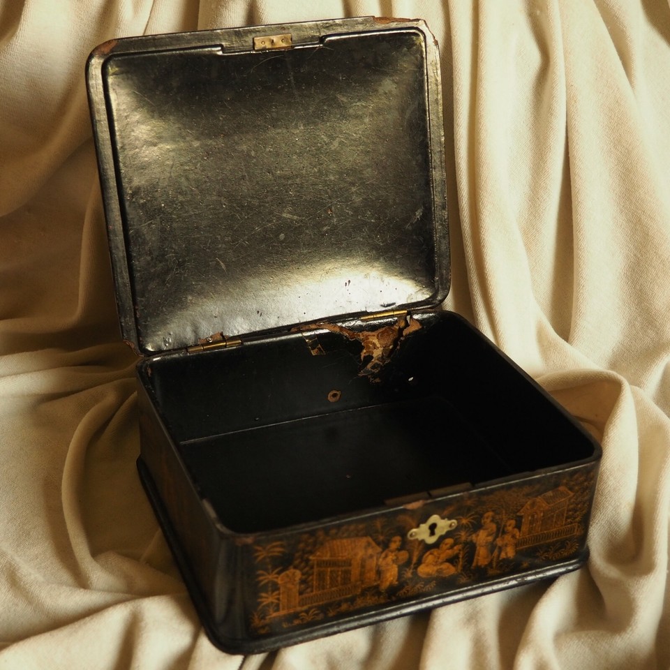 Chinese Antique Handpainted Gold Black Wood Papier Mache Lacquer Box ...