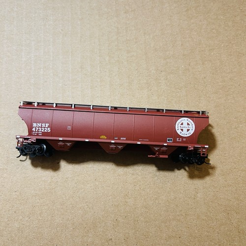 Atlas N Scale BNSE 473225 Bay Centerflow Covered Hopper | eBay