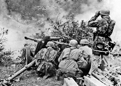 WW2 German Wehrmacht Artillery Unit Combat Scene Poster Picture Print ...