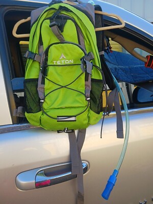 TETON Sports Oasis Hydration Backpack - 2L Bladder and Raincover Both ...