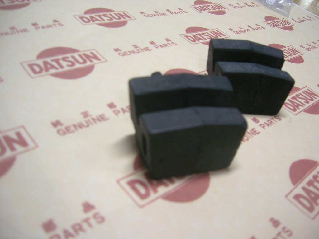 DATSUN 1200 Bonnet Hood Bumper Genuine (Fits NISSAN B110 B120 Ute Sunny ...