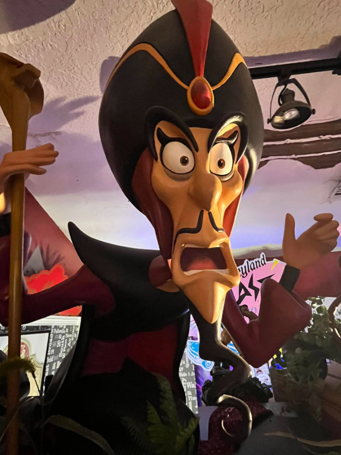 Disney Store Display Aladdin Movies Characters "Jafar" Adu" Lago" Props ...