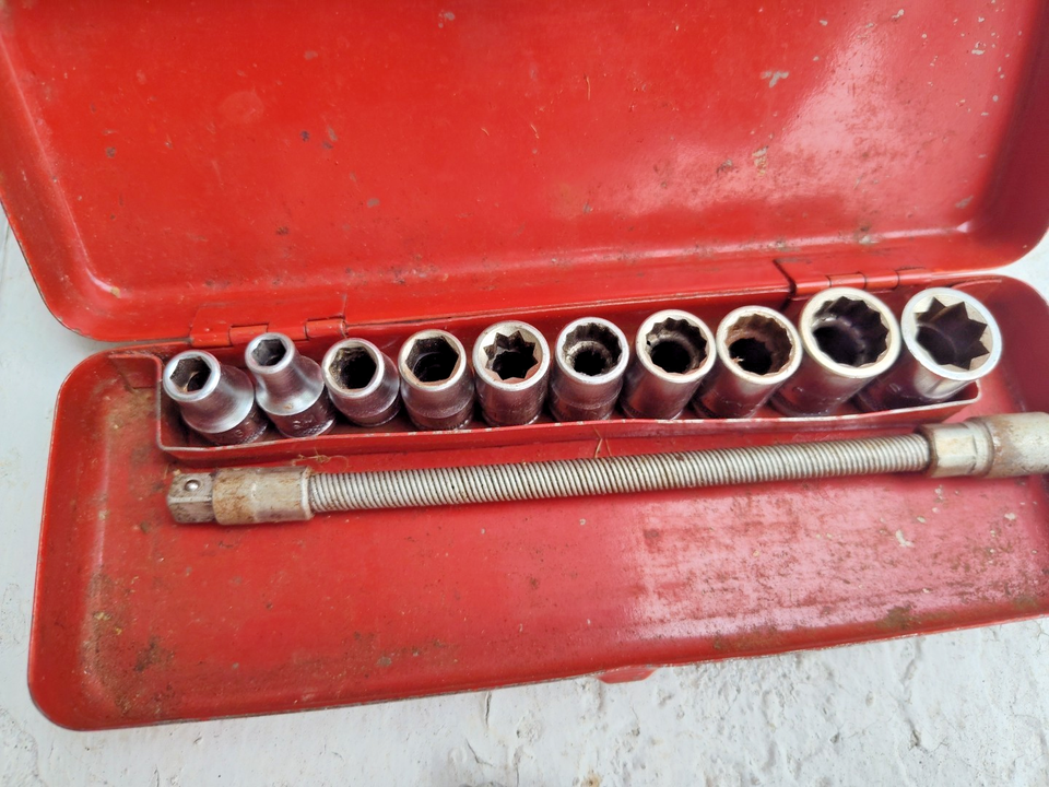 VINTAGE Husky Socket Set 1/4 Drive W/ Metal case | eBay