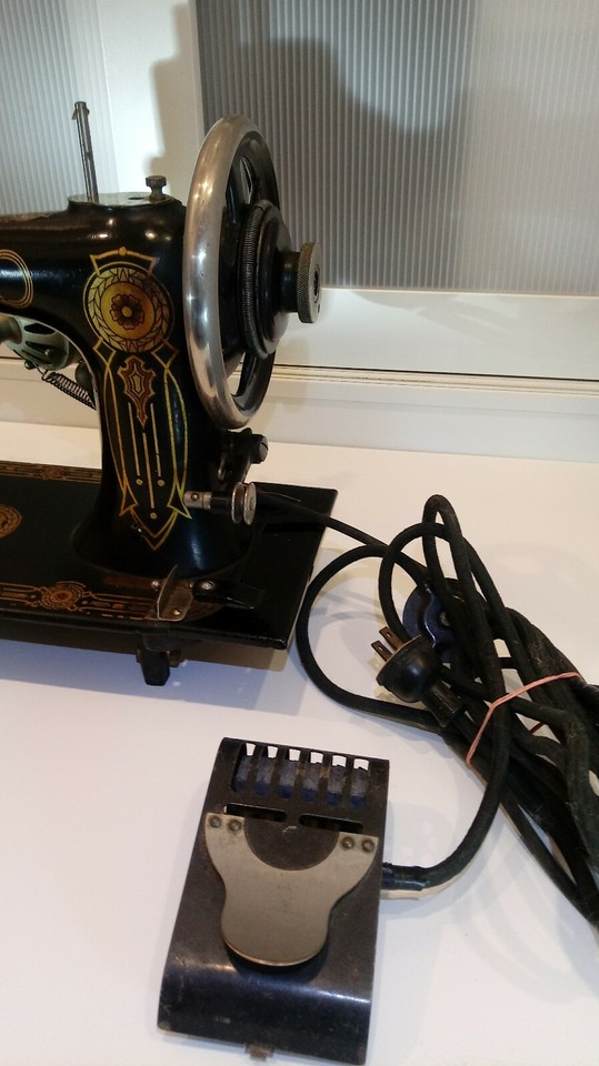 ANTIQUE IMPROVED ELDREDGE ROTARY SEWING MACHINE WITH NATIONAL SWING ...