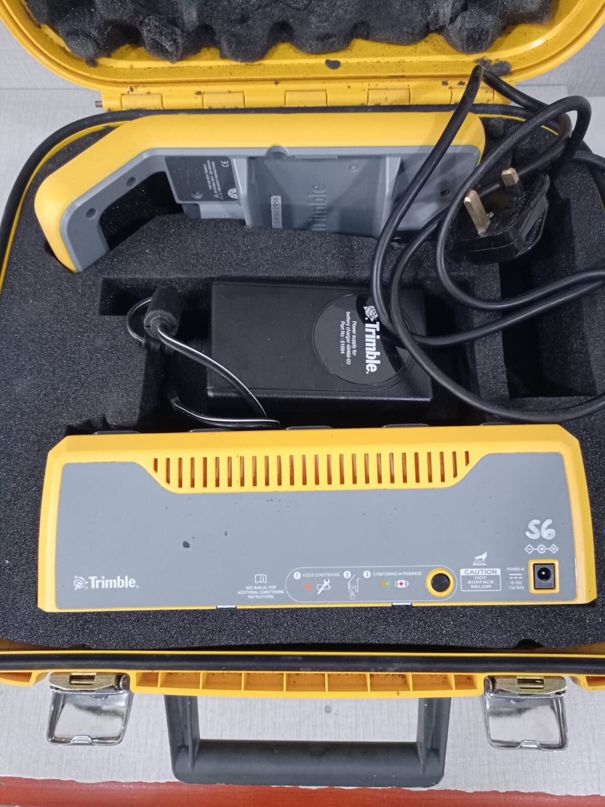 Trimble Power Kit 58382001 / Multi Battery Adapter 50113-00 / Charger ...