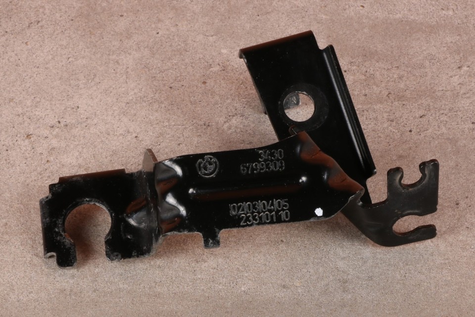 BMW i3 I01 i3 I01 LCI BREMSLEITUNG SCHLAUCHHALTERUNG VORNE LINKS ...