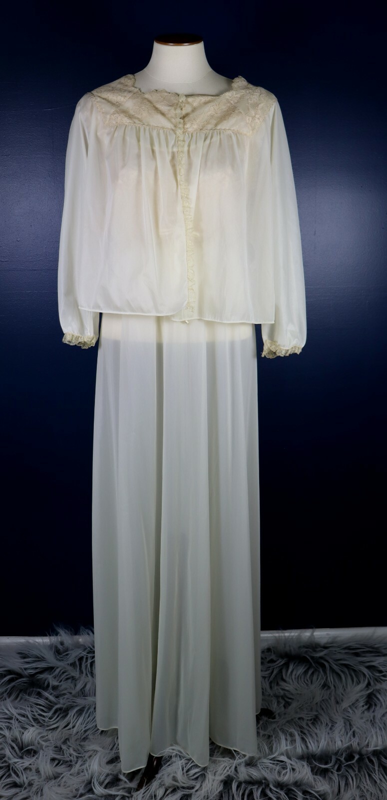 Vintage 1960s Vanity Fair Nightgown Bed Jacket SET Sz… - Gem
