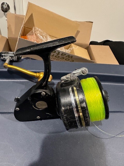 Vintage Two PENN 712Z Ultralight Spinning Reels and a Penn 704 Spinning ...