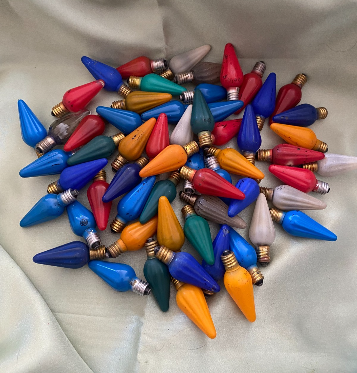 Large Lot of 60 C6 Mixed Colors Bulbs TESTED 29B2 | eBay