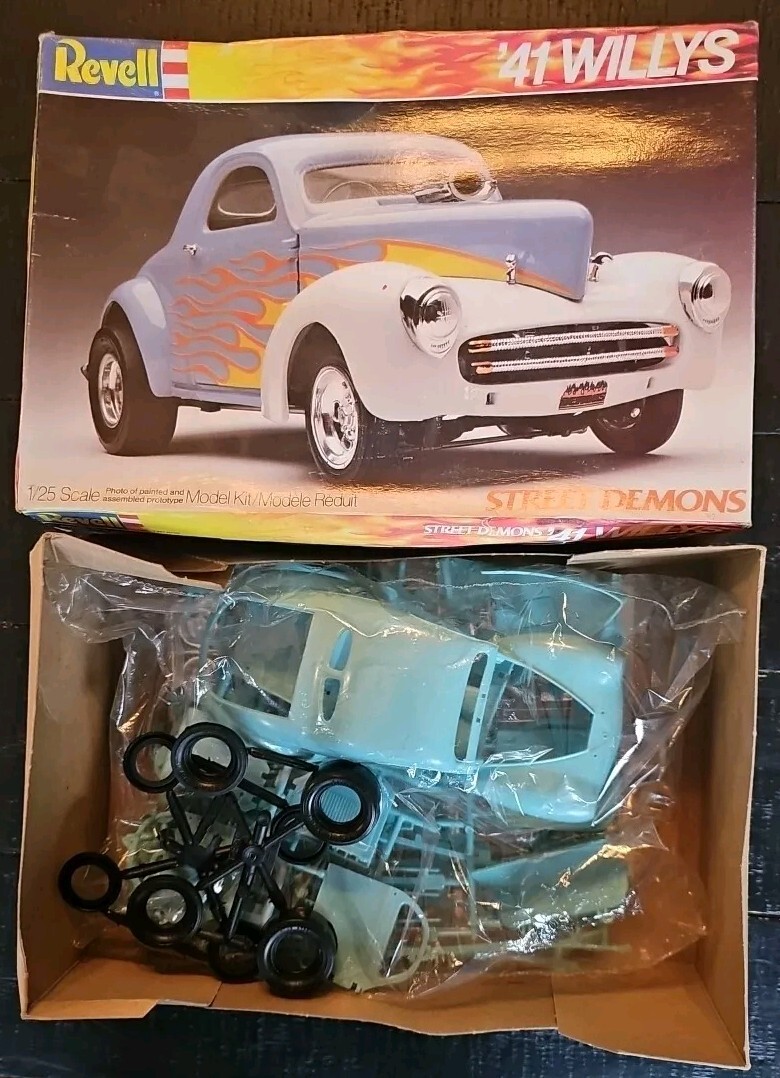 REVELL '41 WILLYS STREET DEMONS 1/25 Plastic Model Kit #7387 (F71) | eBay