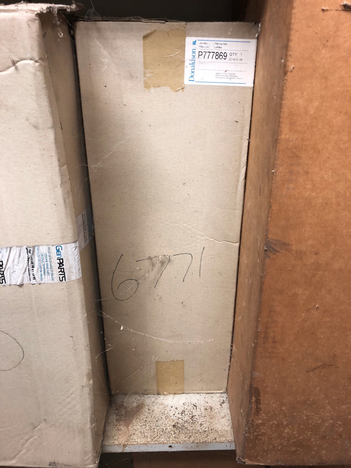 DONALDSON P777869 - Air filter cross reference