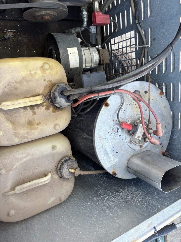 All in one trailer mounted hot & cold pressure washer/steam cleaner ...