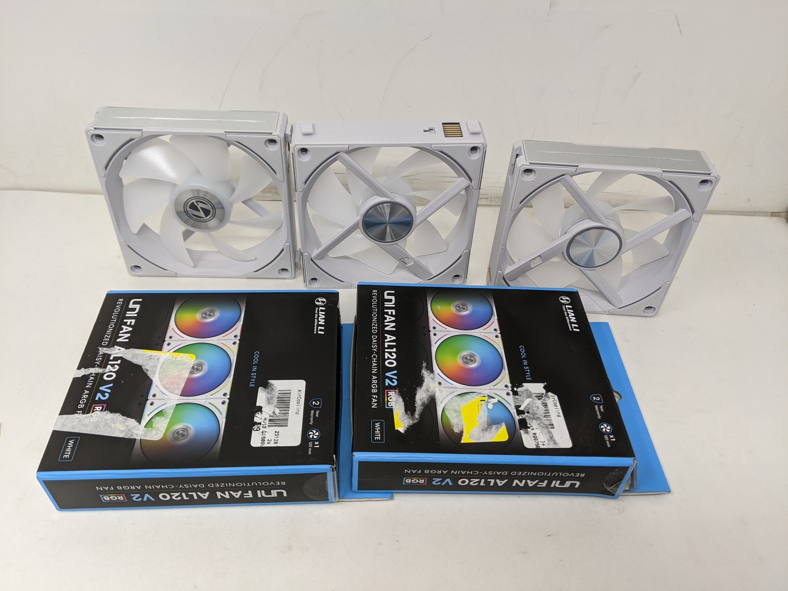 Lian Li UNI Fan AL120 V2 RGB x5 120mm Revolutionized 5-Pack ARGB Fan ...