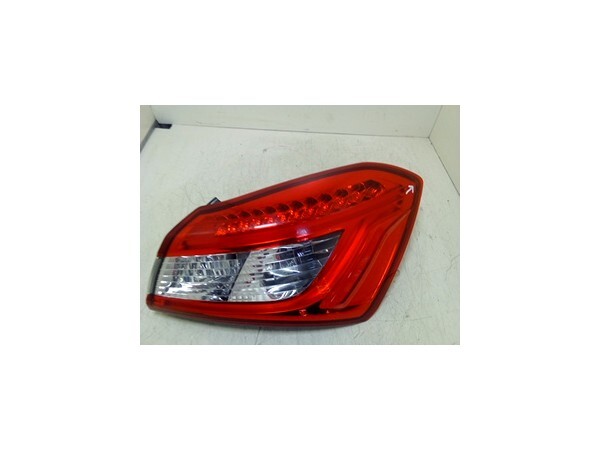 Rear Light. Right Side. Maserati Ghibli (07/13-) M156C 670008482 | eBay UK