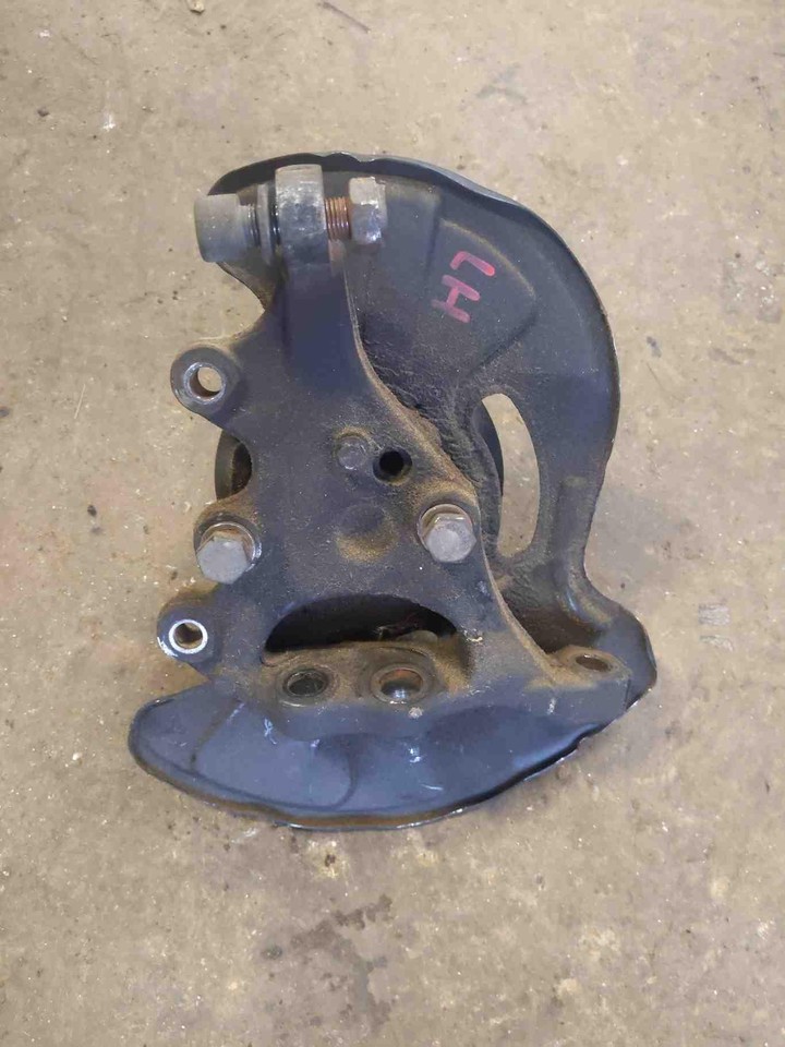 01 - 05 Mercedes C240 Front Spindle Knuckle w/ Hub LH Driver RWD ONLY ...