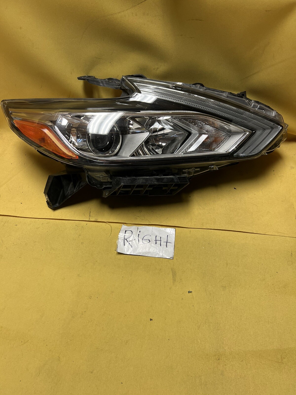 2016 2017 2018 Nissan Altima Right Passenger Halogen Headlight 26010 ...