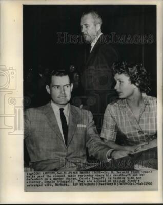 1960 Press Photo Dr. R. Bernard Finch walks past, co-defendant and her ...